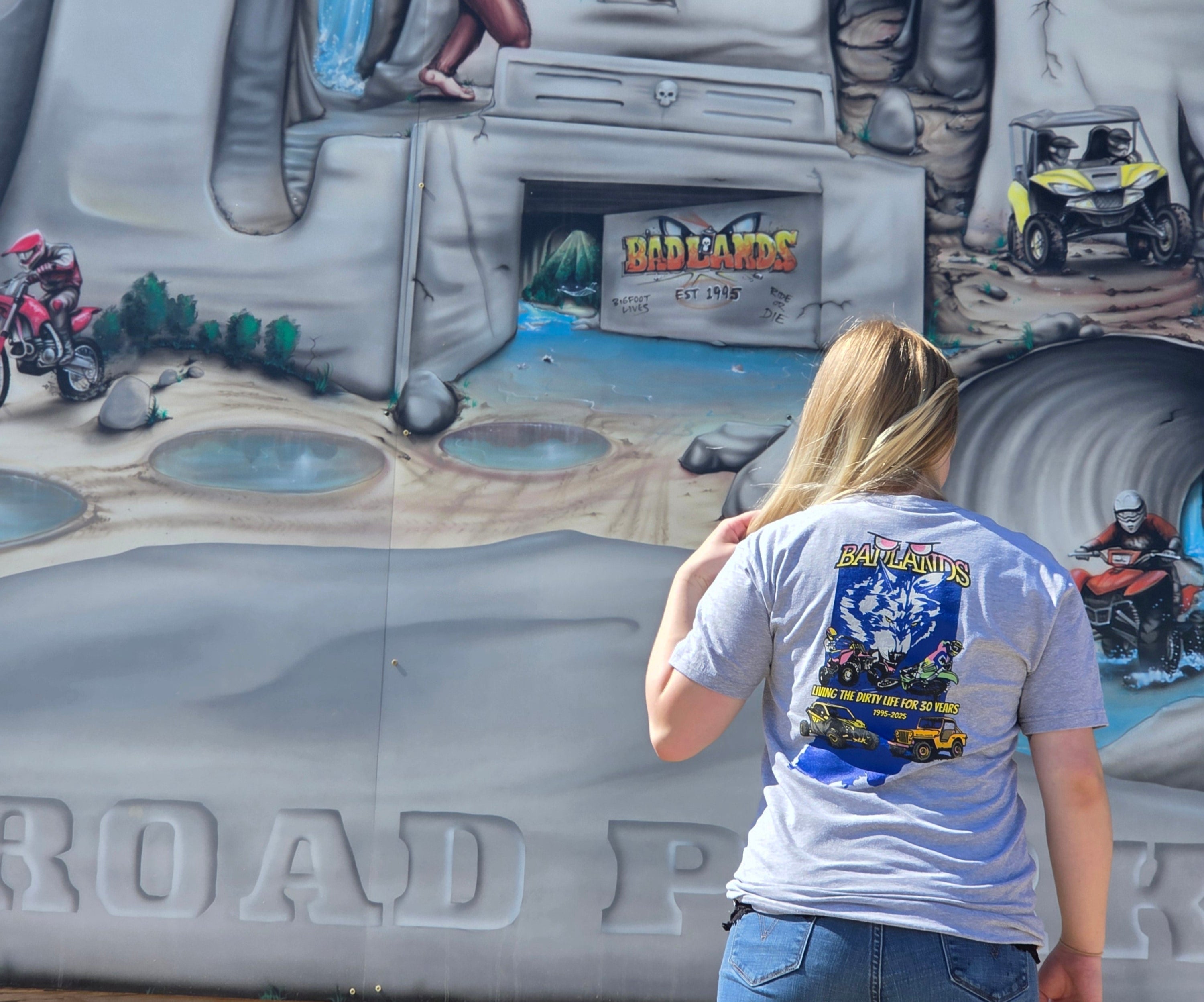 Retro Wolf Badlands 30TH Anniversary T-Shirt – Badlands Off Road Park